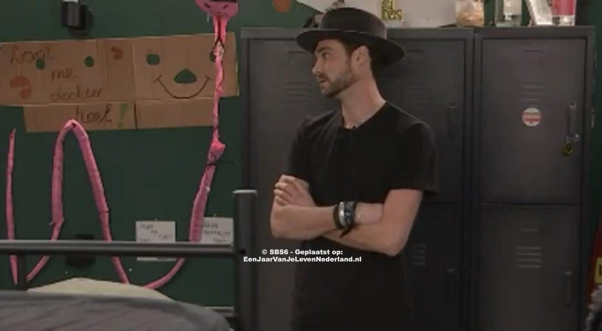 Jeffrey is helemaal klaar met Wanda en stuurt die etos trut het liefst ...