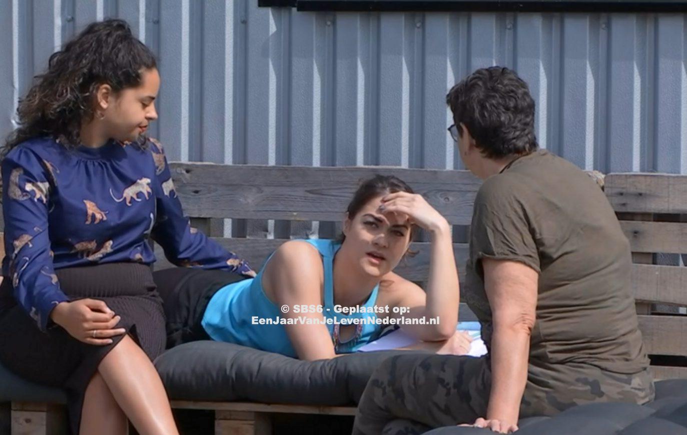 Mirthe doet mee met het tactische plan om op Rupert te gaan maar lijkt toch twijfels te hebben ...